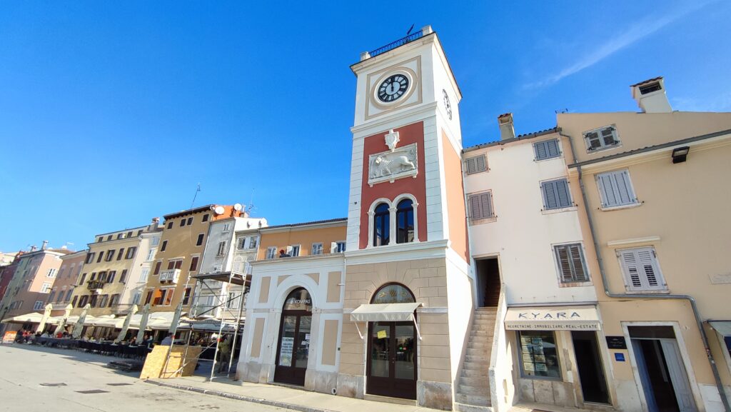 Započeli radovi obnove interijera i mehanizma Gradskog sata - Grad ...